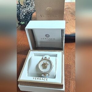 Versace | Accessories | Nwt White Versace Palazzo Empire Watch 39mm ...